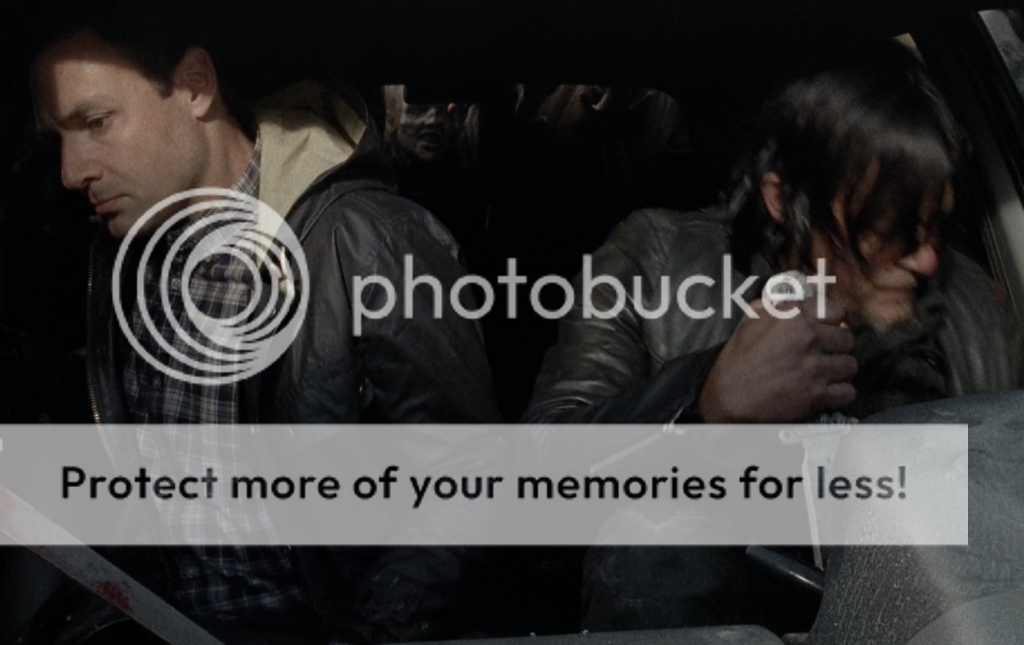 Strange Daryl Dixon knife from Season 5 Walking Dead | BladeForums.com